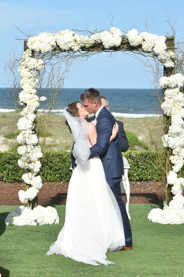 Sarah Graham Bride and Groom kissing | Emily Burton Designs Blog